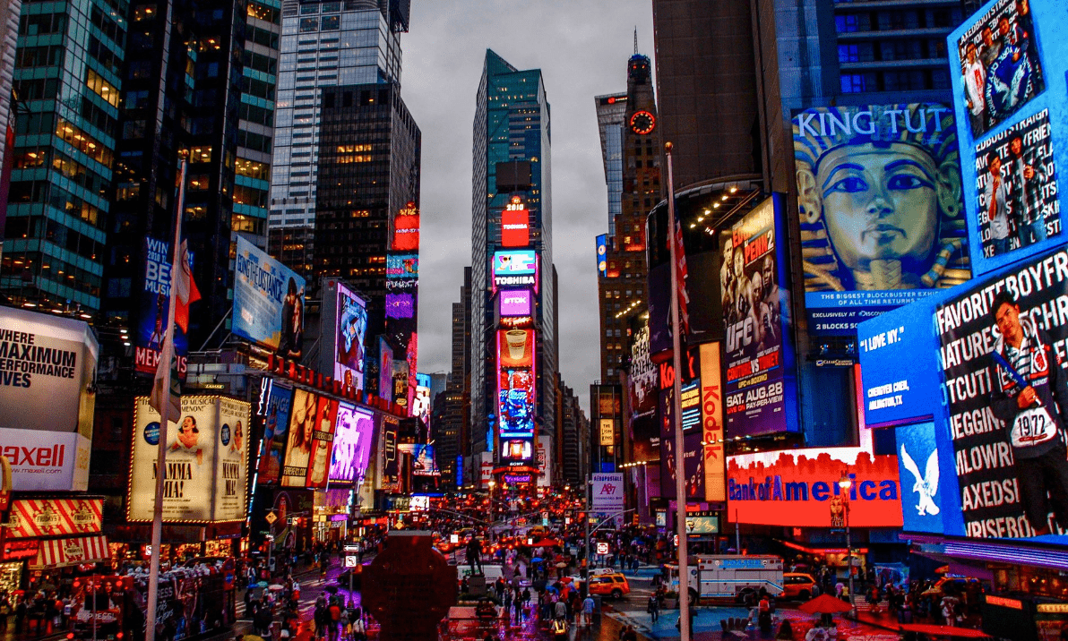 5 Unforgettable and creative advertising moments on Times Square ...