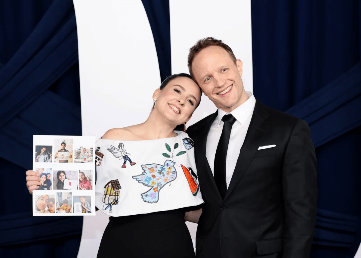 YouTuber Ms.Rachel Accepts Glamour Award Dressed in a Gaza Children’s ...